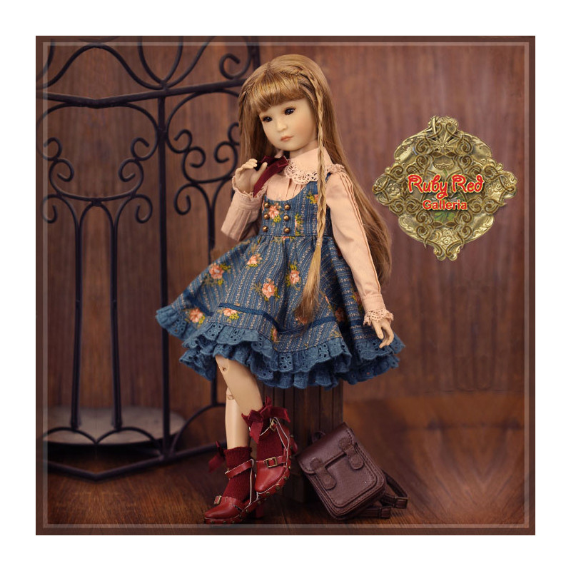 Yuma Style en écolière style fleuri - Senson Doll 30 cm - Ruby Red