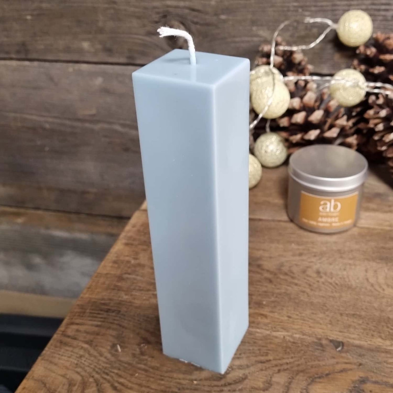 Natural unscented cubic pillar candle, sky blue - Atelier Bougies